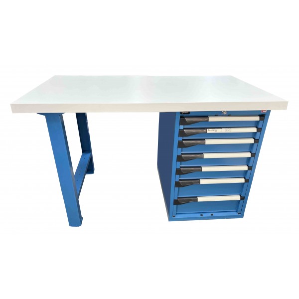 Laminated workbench with layette