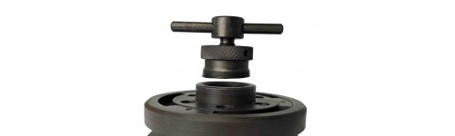 Grinding wheel extractor